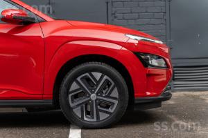 Balts Hyundai Kona 2022 Rīga, ar dzinēja tilpumu 0.00 L un nobraukumu 8 tūkst. km par 23900 €, foto 7 vietnē AUTOMOTO.COM.LV