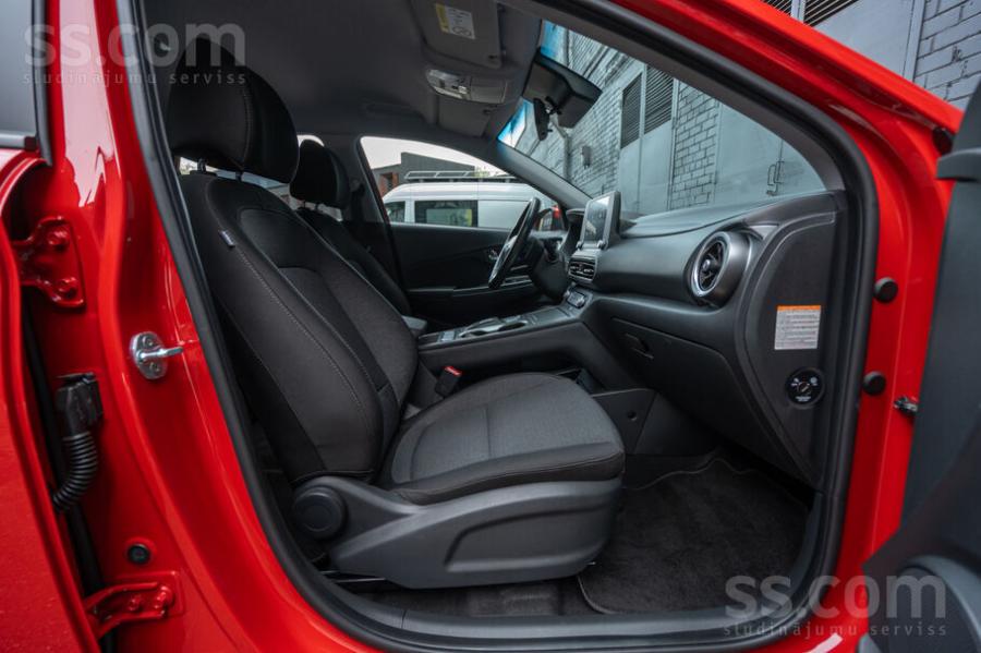 Balts Hyundai Kona 2022 Rīga, ar dzinēja tilpumu 0.00 L un nobraukumu 8 tūkst. km par 23900 €, foto 21 vietnē AUTOMOTO.COM.LV