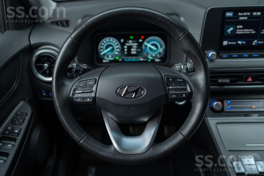 Balts Hyundai Kona 2022 Rīga, ar dzinēja tilpumu 0.00 L un nobraukumu 8 tūkst. km par 23900 €, foto 25 vietnē AUTOMOTO.COM.LV