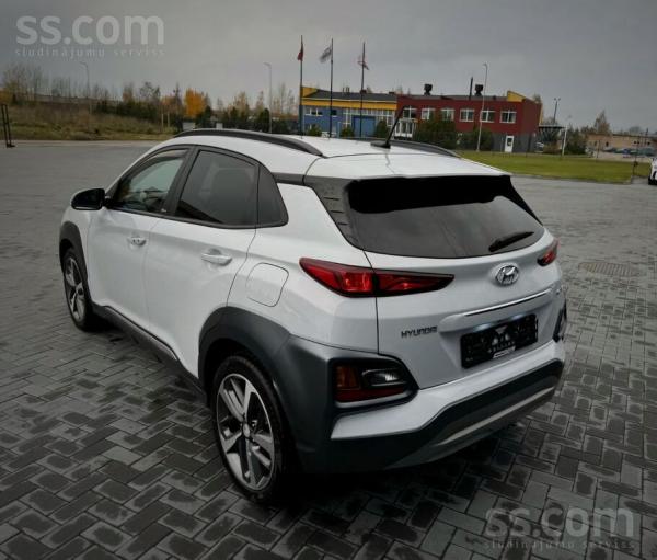 White Hyundai Kona 2018 in Telschi, with an engine capacity of 1.60 L and mileage of 102 thousand km for 10299 €, photo 4 on AUTOMOTO.COM.LV