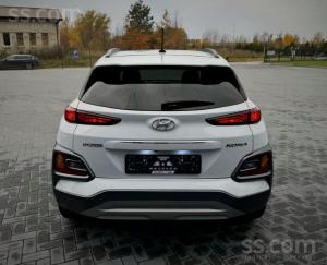 White Hyundai Kona 2018 in Telschi, with an engine capacity of 1.60 L and mileage of 102 thousand km for 10299 €, photo 5 on AUTOMOTO.COM.LV
