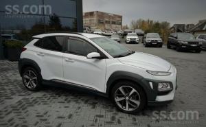 White Hyundai Kona 2018 in Telschi, with an engine capacity of 1.60 L and mileage of 102 thousand km for 10299 €, photo 6 on AUTOMOTO.COM.LV