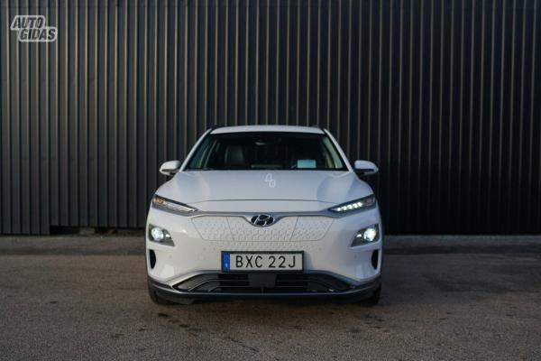 Balts Hyundai Kona 2020 Kauņa, ar dzinēja tilpumu 0.00 L un nobraukumu 29 tūkst. km par 26358 €, foto 3 vietnē AUTOMOTO.COM.LV