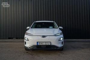 White Hyundai Kona 2020 in Kaunas, with an engine capacity of 0.00 L and mileage of 29 thousand km for 26358 €, photo 3 on AUTOMOTO.COM.LV