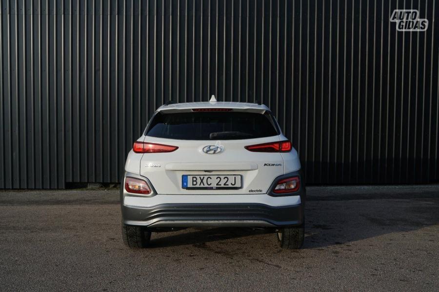 White Hyundai Kona 2020 in Kaunas, with an engine capacity of 0.00 L and mileage of 29 thousand km for 26358 €, photo 4 on AUTOMOTO.COM.LV