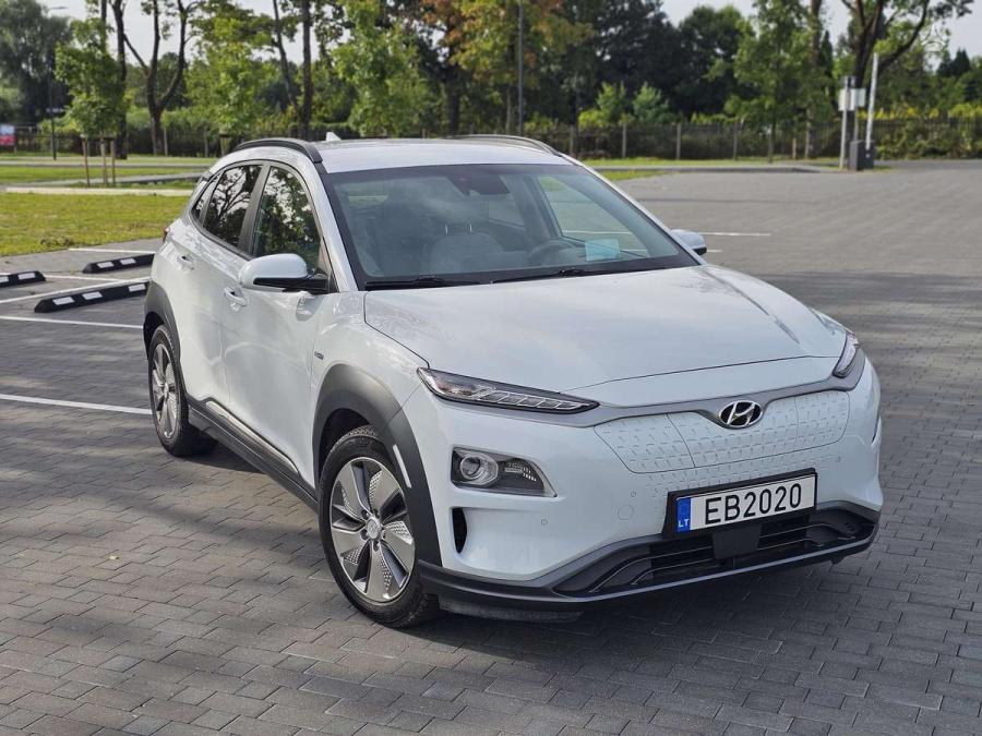Balts Hyundai Kona 2020 Kauņa, ar dzinēja tilpumu 0.00 L un nobraukumu 68 tūkst. km par 15100 €, foto 1 vietnē AUTOMOTO.COM.LV