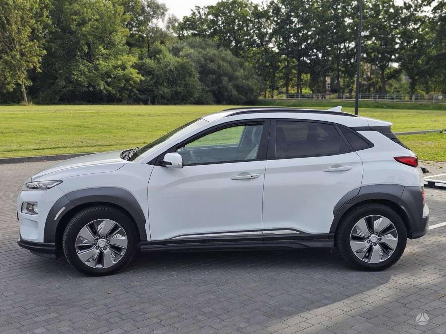 Balts Hyundai Kona 2020 Kauņa, ar dzinēja tilpumu 0.00 L un nobraukumu 68 tūkst. km par 15100 €, foto 5 vietnē AUTOMOTO.COM.LV