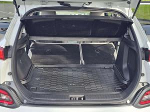 Balts Hyundai Kona 2020 Kauņa, ar dzinēja tilpumu 0.00 L un nobraukumu 68 tūkst. km par 15100 €, foto 20 vietnē AUTOMOTO.COM.LV
