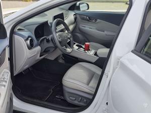 Balts Hyundai Kona 2020 Kauņa, ar dzinēja tilpumu 0.00 L un nobraukumu 68 tūkst. km par 15100 €, foto 24 vietnē AUTOMOTO.COM.LV