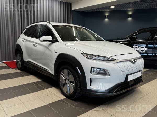 White Hyundai Kona 2020 in Riga, with an engine capacity of 0.00 L and mileage of 71 thousand km for 18990 €, photo 4 on AUTOMOTO.COM.LV