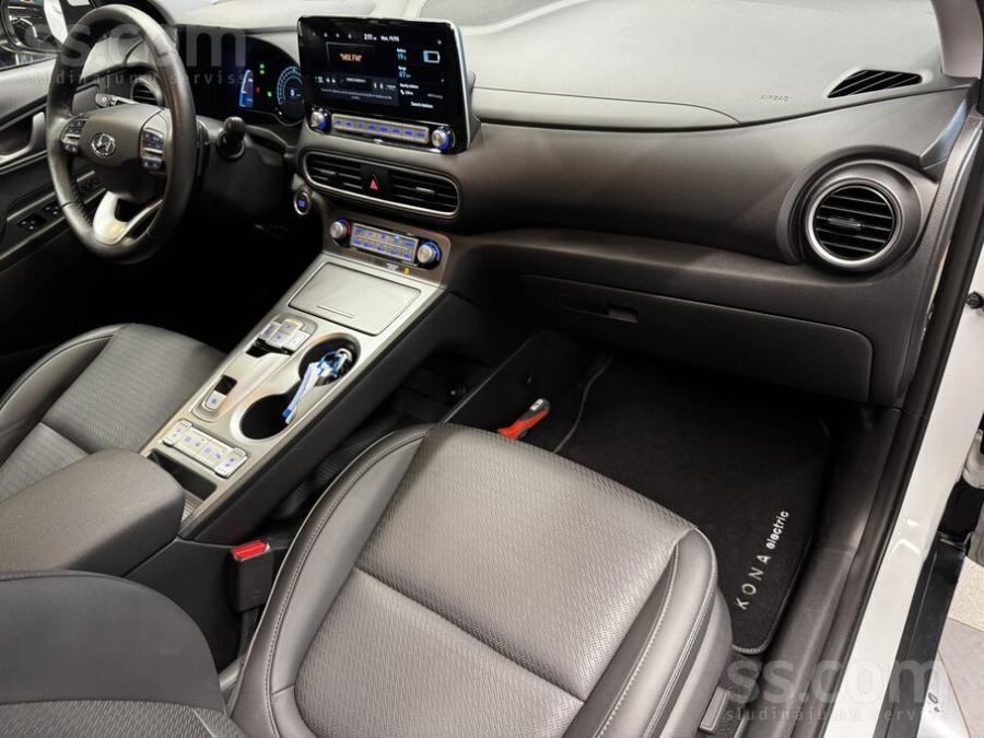 White Hyundai Kona 2020 in Riga, with an engine capacity of 0.00 L and mileage of 71 thousand km for 18990 €, photo 16 on AUTOMOTO.COM.LV