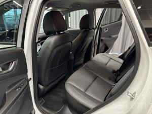 White Hyundai Kona 2020 in Riga, with an engine capacity of 0.00 L and mileage of 71 thousand km for 18990 €, photo 19 on AUTOMOTO.COM.LV