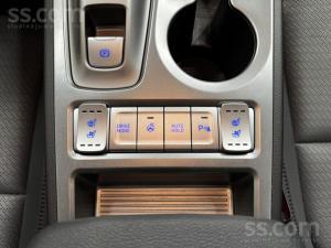White Hyundai Kona 2020 in Riga, with an engine capacity of 0.00 L and mileage of 71 thousand km for 18990 €, photo 23 on AUTOMOTO.COM.LV
