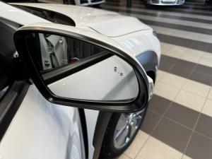 White Hyundai Kona 2020 in Riga, with an engine capacity of 0.00 L and mileage of 71 thousand km for 18990 €, photo 25 on AUTOMOTO.COM.LV