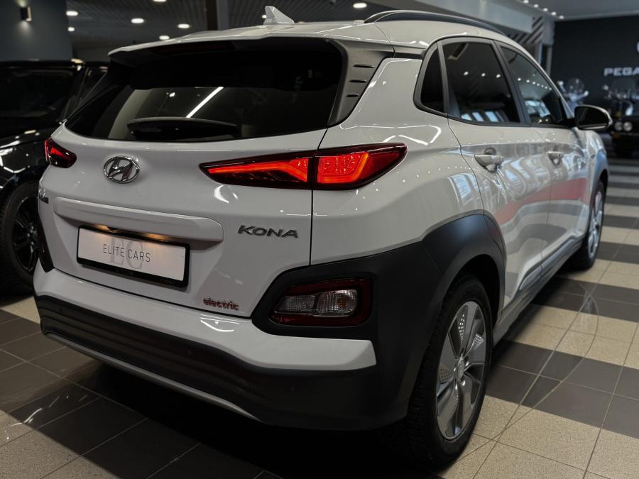 White Hyundai Kona 2020 in Riga, with an engine capacity of 0.00 L and mileage of 71 thousand km for 18990 €, photo 29 on AUTOMOTO.COM.LV