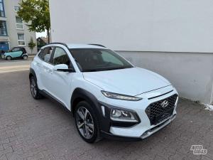 White Hyundai Kona 2021 in Kaunas, with an engine capacity of 1.60 L and mileage of 25 thousand km for 22191 €, photo 4 on AUTOMOTO.COM.LV