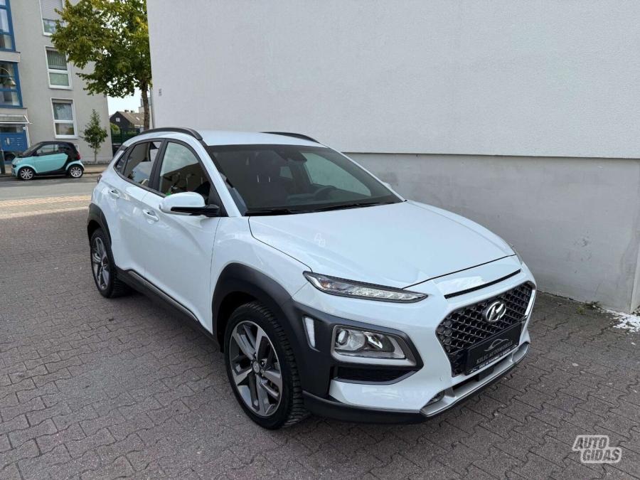 White Hyundai Kona 2021 in Kaunas, with an engine capacity of 1.60 L and mileage of 25 thousand km for 22191 €, photo 4 on AUTOMOTO.COM.LV