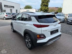White Hyundai Kona 2021 in Kaunas, with an engine capacity of 1.60 L and mileage of 25 thousand km for 22191 €, photo 8 on AUTOMOTO.COM.LV