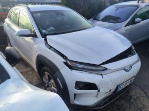 Balts Hyundai Kona 2021 Panevēža, ar dzinēja tilpumu 0.00 L un nobraukumu 37 tūkst. km par 7500 €, foto 2 vietnē AUTOMOTO.COM.LV