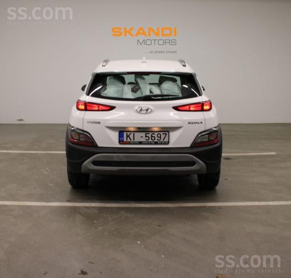 White Hyundai Kona 2021 in Riga, with an engine capacity of 1.00 L and mileage of 64 thousand km for 14990 €, photo 5 on AUTOMOTO.COM.LV