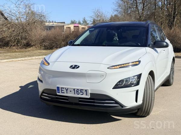 Balts Hyundai Kona 2021 Krāslava, ar dzinēja tilpumu 0.00 L un nobraukumu 119 tūkst. km par 18900 €, foto 1 vietnē AUTOMOTO.COM.LV