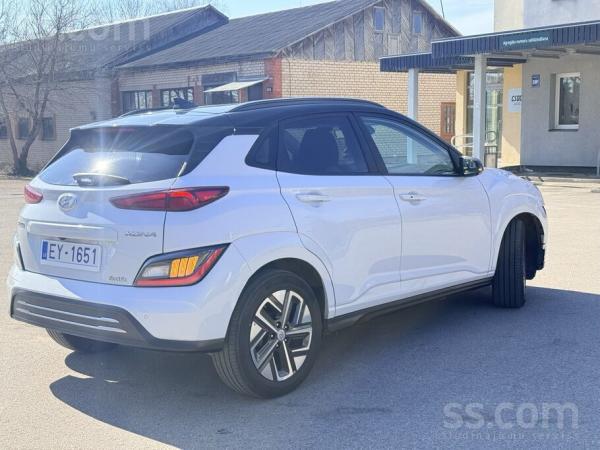 Balts Hyundai Kona 2021 Krāslava, ar dzinēja tilpumu 0.00 L un nobraukumu 119 tūkst. km par 18900 €, foto 3 vietnē AUTOMOTO.COM.LV
