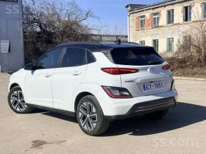 Balts Hyundai Kona 2021 Krāslava, ar dzinēja tilpumu 0.00 L un nobraukumu 119 tūkst. km par 18900 €, foto 5 vietnē AUTOMOTO.COM.LV