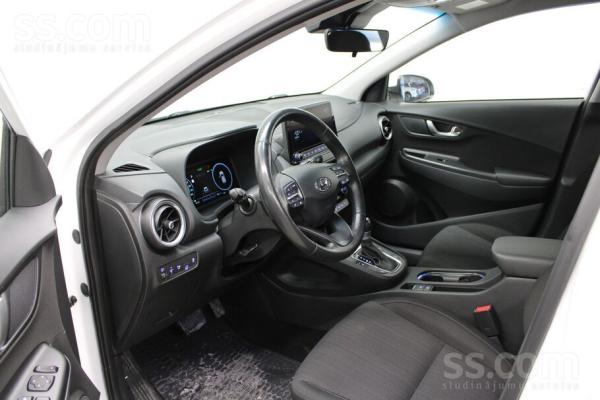 Balts Hyundai Kona 2021 Rīga, ar dzinēja tilpumu 1.60 L un nobraukumu 71 tūkst. km par 16490 €, foto 9 vietnē AUTOMOTO.COM.LV