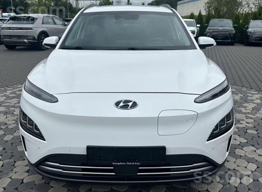 Balts Hyundai Kona 2021 Rīga, ar dzinēja tilpumu 0.00 L un nobraukumu 69 tūkst. km par 17800 €, foto 3 vietnē AUTOMOTO.COM.LV