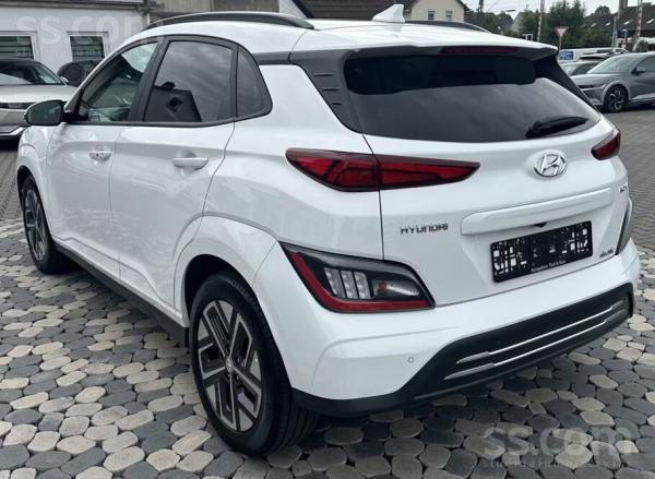 Balts Hyundai Kona 2021 Rīga, ar dzinēja tilpumu 0.00 L un nobraukumu 69 tūkst. km par 17800 €, foto 4 vietnē AUTOMOTO.COM.LV