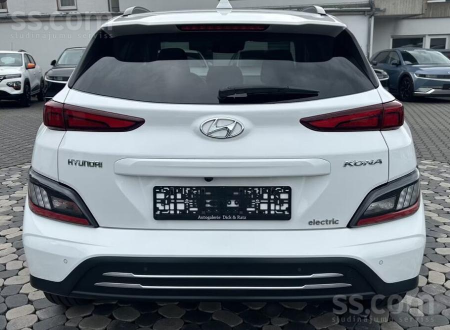 Balts Hyundai Kona 2021 Rīga, ar dzinēja tilpumu 0.00 L un nobraukumu 69 tūkst. km par 17800 €, foto 6 vietnē AUTOMOTO.COM.LV