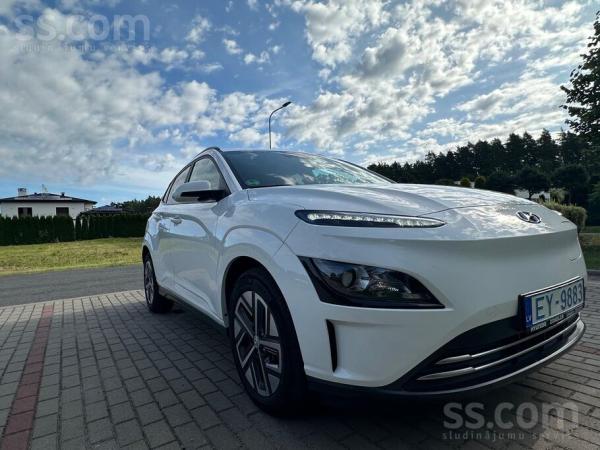 Белый Хендай Кона 2021 в Рига, объемом двигателя 0.00 л и пробегом 38 тыс. км за 18550 €, фото 3 на AUTOMOTO.COM.LV