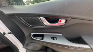 Balts Hyundai Kona 2021 Rīga, ar dzinēja tilpumu 0.00 L un nobraukumu 38 tūkst. km par 18550 €, foto 22 vietnē AUTOMOTO.COM.LV