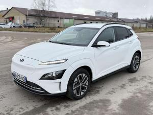 Balts Hyundai Kona 2022 Tauragė, ar dzinēja tilpumu 0.00 L un nobraukumu 41 tūkst. km par 15700 €, foto  vietnē AUTOMOTO.COM.LV