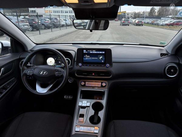 White Hyundai Kona 2022 in Taurage, with an engine capacity of 0.00 L and mileage of 41 thousand km for 15700 €, photo 10 on AUTOMOTO.COM.LV