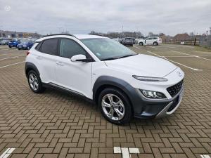 White Hyundai Kona 2022 in Taurage, with an engine capacity of 1.60 L and mileage of 41 thousand km for 15800 €, photo 3 on AUTOMOTO.COM.LV