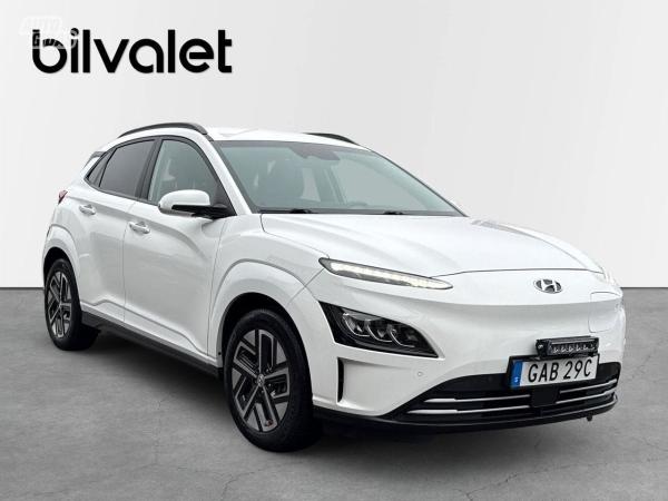 White Hyundai Kona 2022 in Kaunas, with an engine capacity of 0.00 L and mileage of 42 thousand km for 21396 €, photo 3 on AUTOMOTO.COM.LV