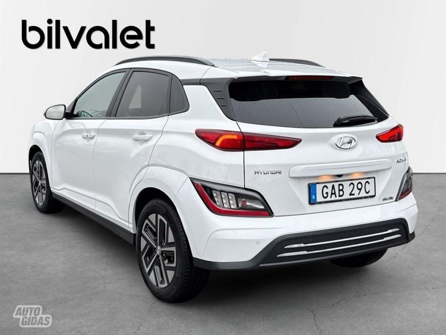 White Hyundai Kona 2022 in Kaunas, with an engine capacity of 0.00 L and mileage of 42 thousand km for 21396 €, photo 4 on AUTOMOTO.COM.LV
