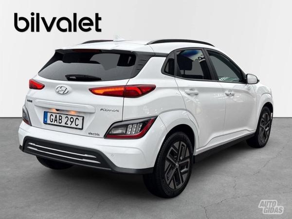 White Hyundai Kona 2022 in Kaunas, with an engine capacity of 0.00 L and mileage of 42 thousand km for 21396 €, photo 5 on AUTOMOTO.COM.LV