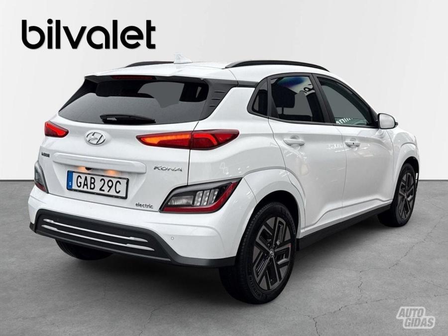 White Hyundai Kona 2022 in Kaunas, with an engine capacity of 0.00 L and mileage of 42 thousand km for 21396 €, photo 5 on AUTOMOTO.COM.LV