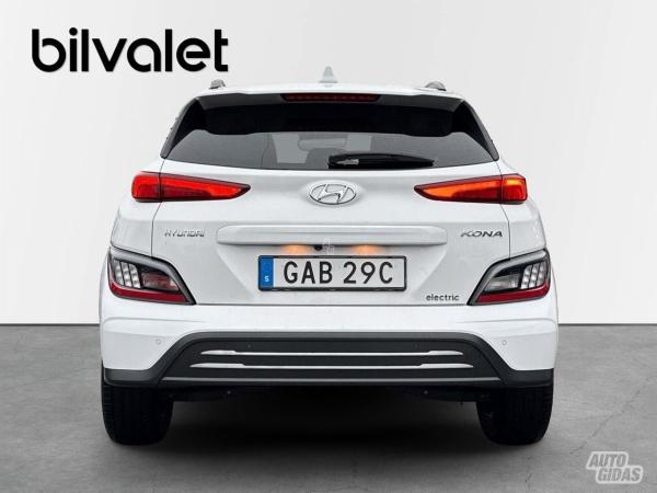White Hyundai Kona 2022 in Kaunas, with an engine capacity of 0.00 L and mileage of 42 thousand km for 21396 €, photo 6 on AUTOMOTO.COM.LV