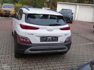 White Hyundai Kona 2022 in Kaunas, with an engine capacity of 1.60 L and mileage of 35 thousand km for 24317 €, photo 4 on AUTOMOTO.COM.LV