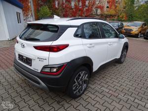 White Hyundai Kona 2022 in Kaunas, with an engine capacity of 1.60 L and mileage of 35 thousand km for 24317 €, photo 6 on AUTOMOTO.COM.LV