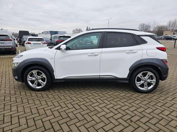 White Hyundai Kona 2022 in Taurage, with an engine capacity of 1.60 L and mileage of 41 thousand km for 15500 €, photo 6 on AUTOMOTO.COM.LV