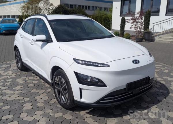 White Hyundai Kona 2022 in Riga, with an engine capacity of 2.00 L and mileage of 0 thousand km for 16850 €, photo 3 on AUTOMOTO.COM.LV