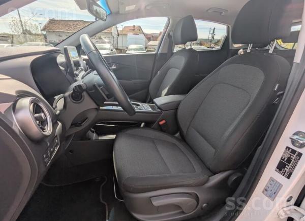 White Hyundai Kona 2022 in Riga, with an engine capacity of 2.00 L and mileage of 0 thousand km for 16850 €, photo 9 on AUTOMOTO.COM.LV