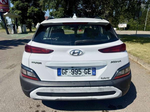 White Hyundai Kona 2022 in Taurage, with an engine capacity of 1.58 L and mileage of 100 thousand km for 12500 €, photo 8 on AUTOMOTO.COM.LV