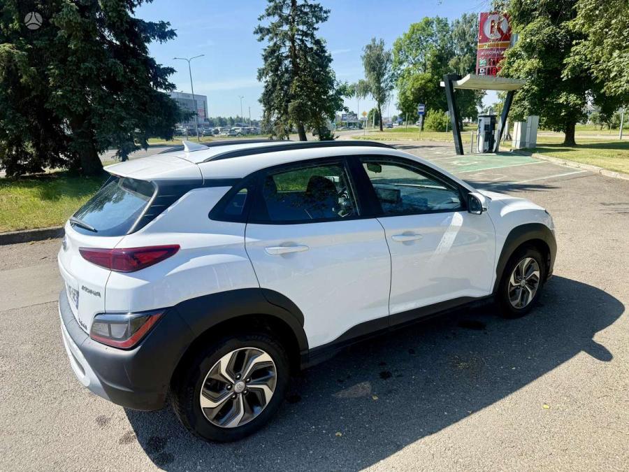 Balts Hyundai Kona 2022 Tauragė, ar dzinēja tilpumu 1.58 L un nobraukumu 100 tūkst. km par 12500 €, foto 10 vietnē AUTOMOTO.COM.LV
