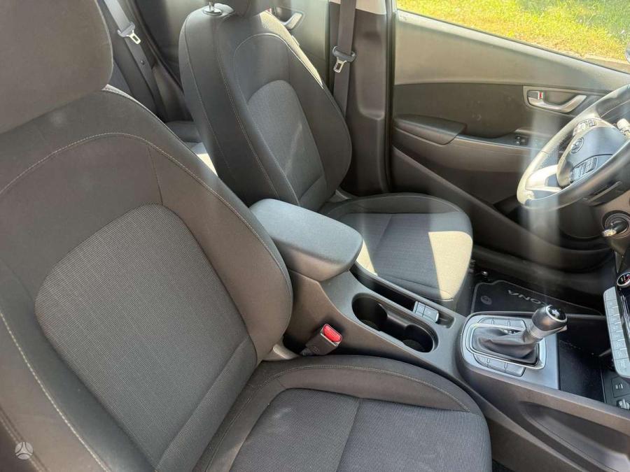 Balts Hyundai Kona 2022 Tauragė, ar dzinēja tilpumu 1.58 L un nobraukumu 100 tūkst. km par 12500 €, foto 13 vietnē AUTOMOTO.COM.LV