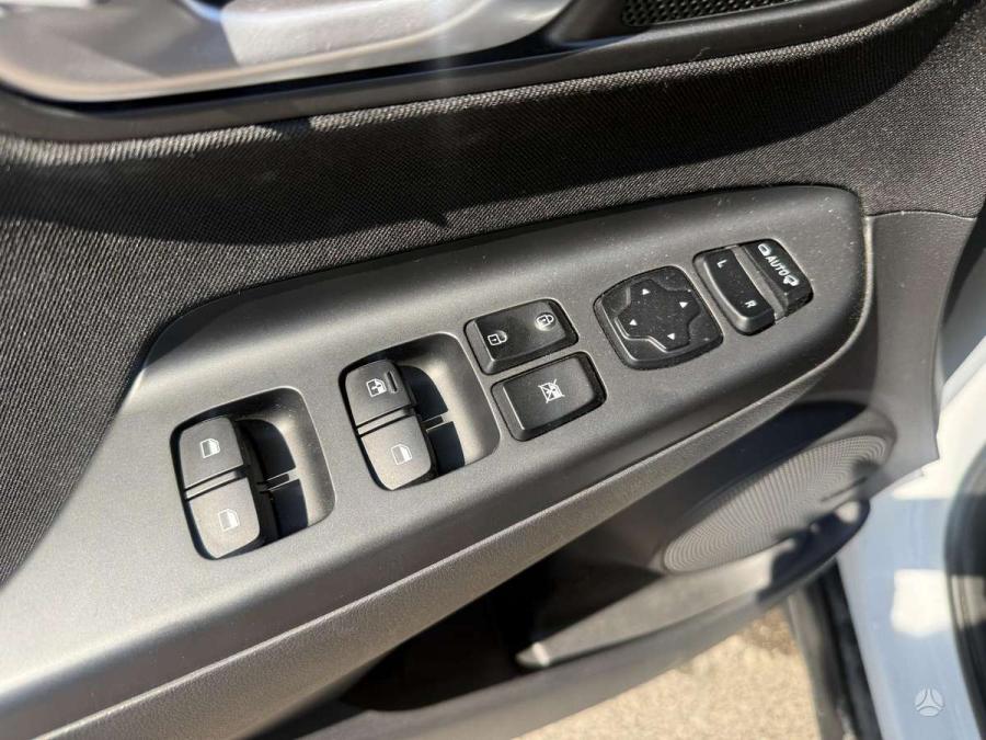 Balts Hyundai Kona 2022 Tauragė, ar dzinēja tilpumu 1.58 L un nobraukumu 100 tūkst. km par 12500 €, foto 18 vietnē AUTOMOTO.COM.LV
